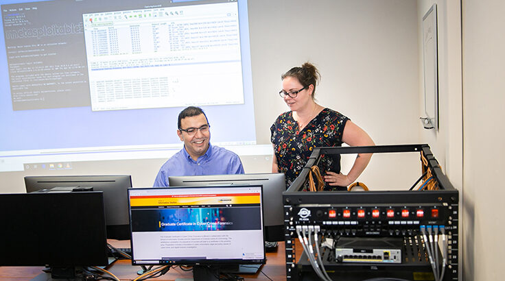 UW-Milwaukee cybersecurity expert teaches students how to hack for good ...